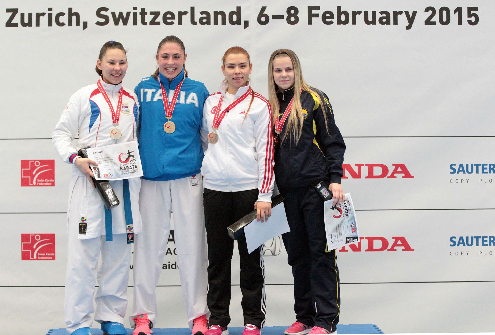 Türkiye Karate Federasyonu | Haberler | BÜŞRA VE VİLDAN AVRUPA ÜÇÜNCÜSÜ