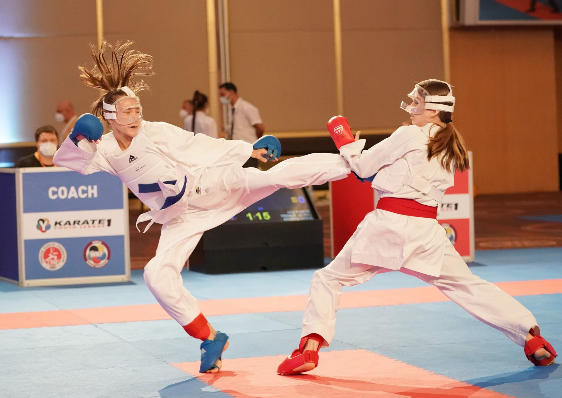 Türkiye Karate Federasyonu | Haberler | GENÇLİK LİGİ'NDE TÜRKİYE RÜZGARI